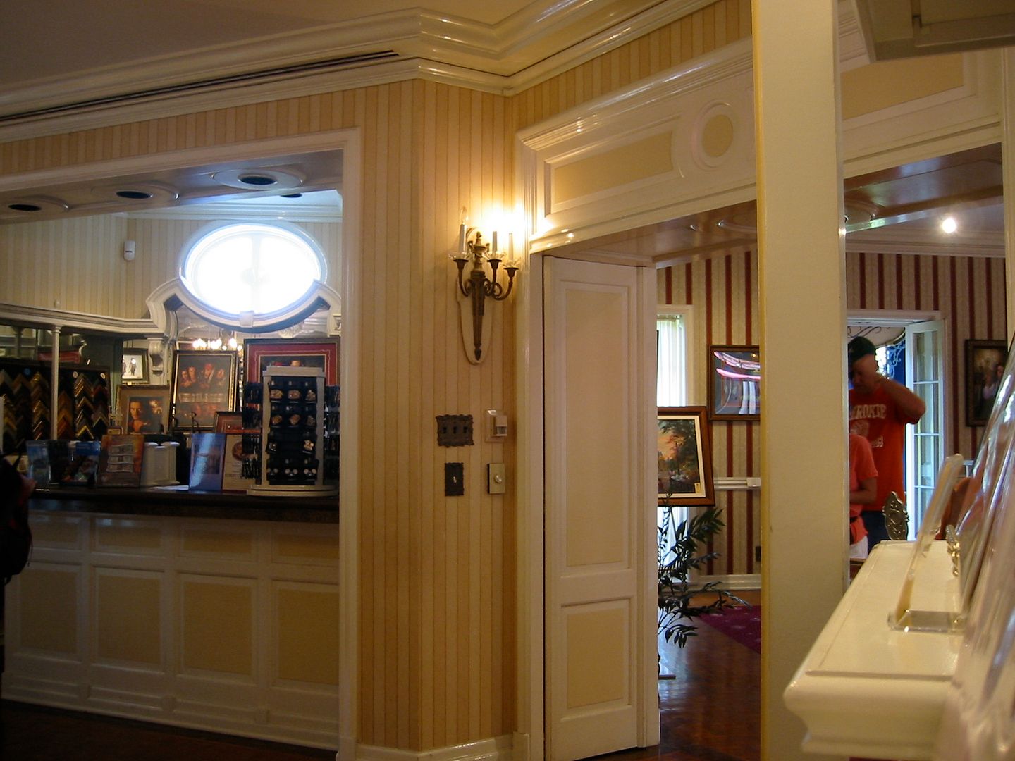 Original Disney Gallery Photo Tour – Disney Travel Babble