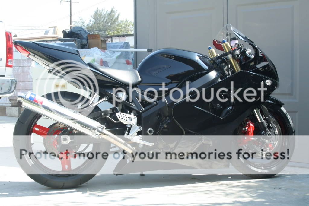 Post Pix of all custom painted Gixxer | Page 2 | Suzuki GSX-R ...
